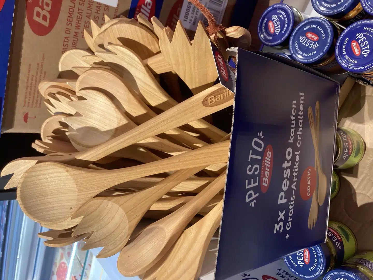 gratis Salatbesteck aus Holz zu 3x Barilla Pesto Edeka [lokal?]